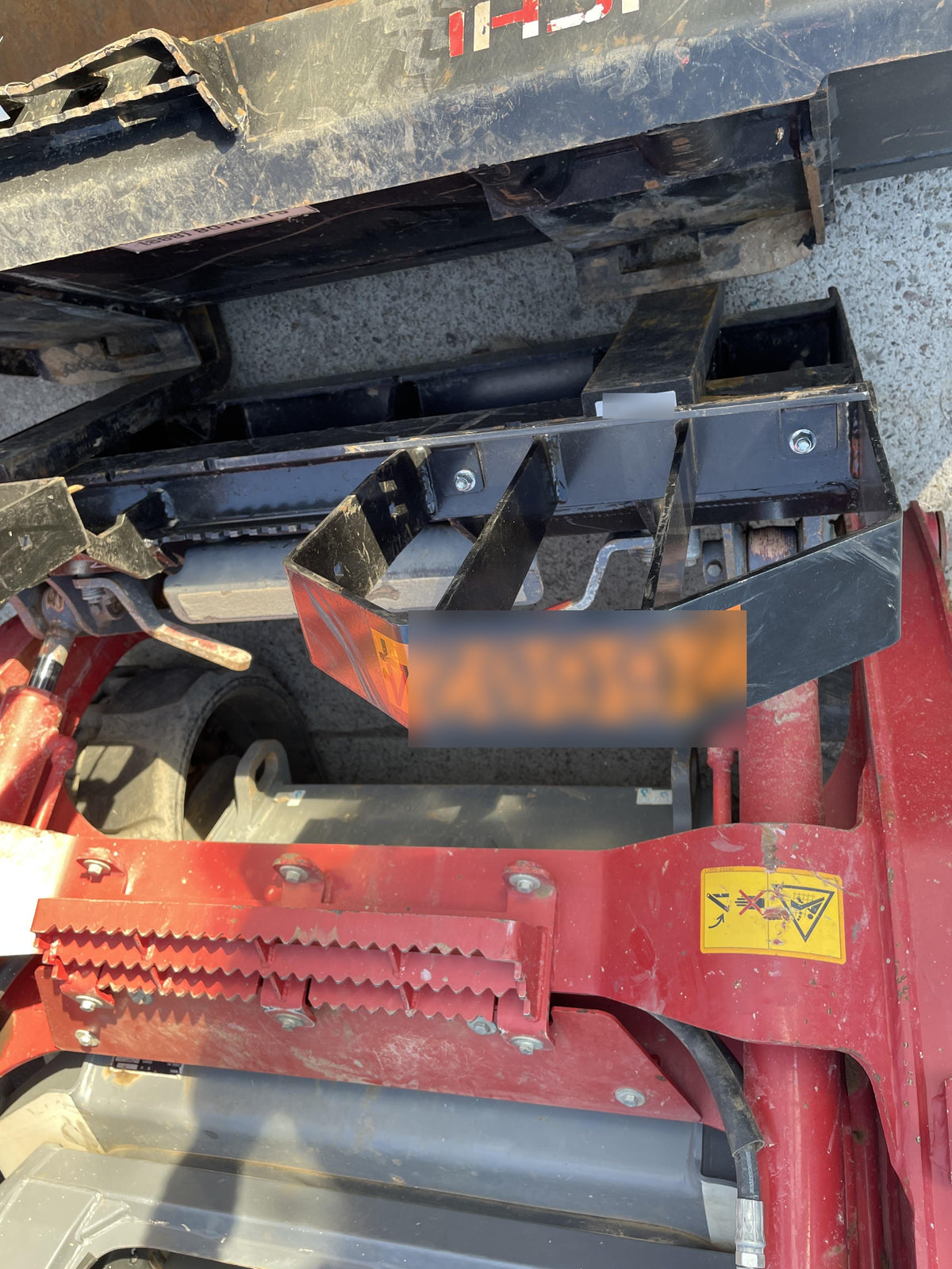 2022 TAKEUCHI 48" Pallet Forks - Takeuchi — Used Equipment | EquipmentShare